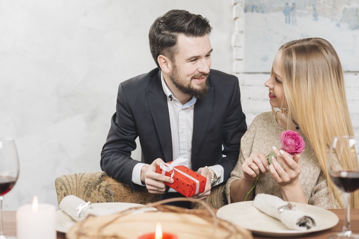 Advanced Dating: How to Stay Safe While Dating on MM