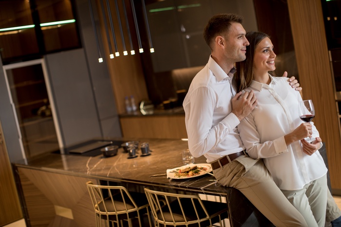 Rich Women Dating in Surrey: Meet Successful Single Women