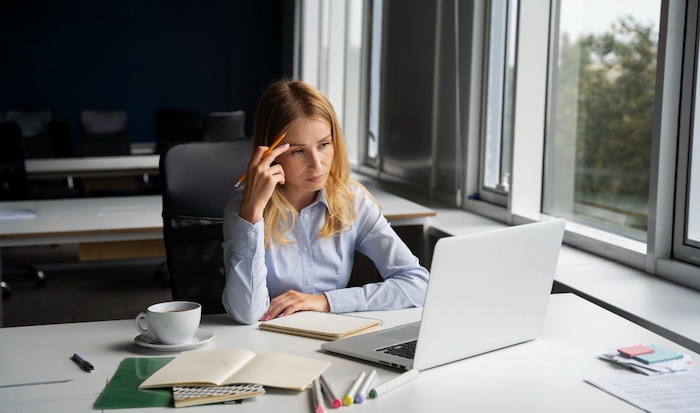 Meet Single Hard-Working Women: Ambition & Independence