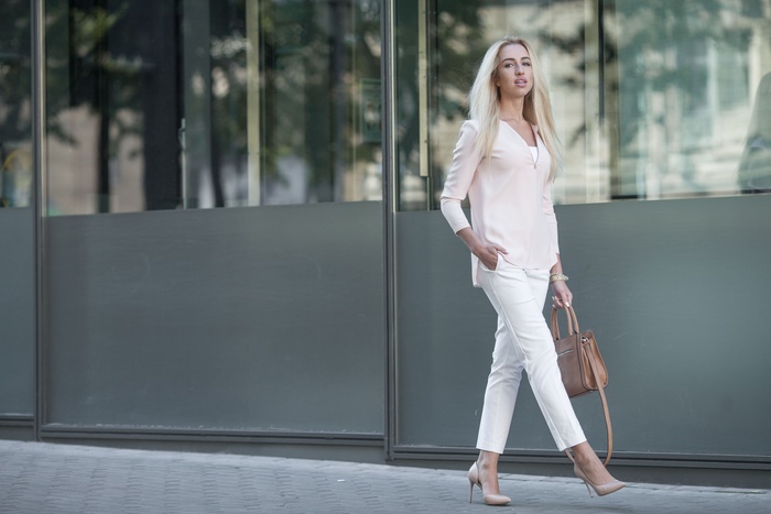 10 Reasons Why Dating a Taller Woman Is Amazing