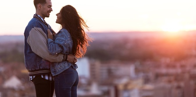 Embracing Spontaneity: The "Kiss-Met" Trend and How It's Red