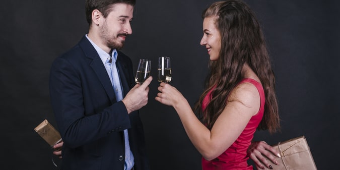 Signs You’re Ready for a Luxury Relationship with a Wealthy