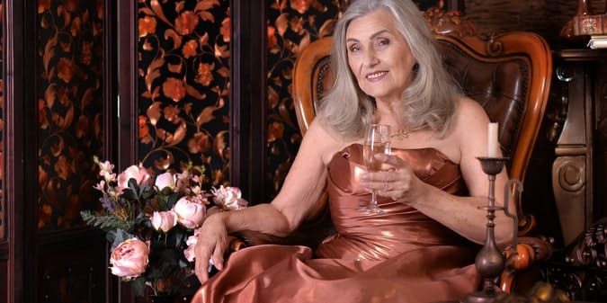 Over 50 and Fabulous: How to Date Rich, Mature Women