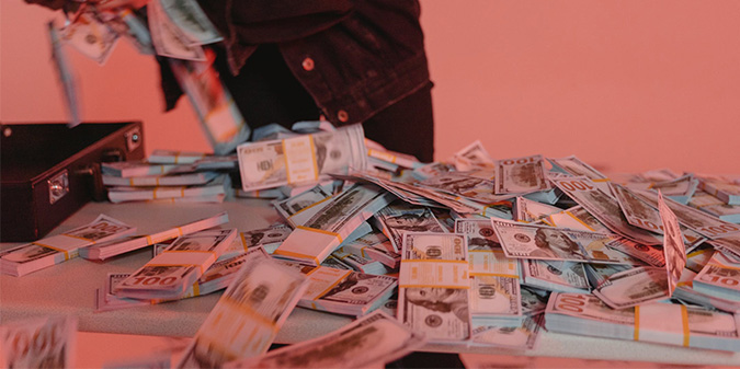 4 Tips for Identifying the Fake Rich Men & Scammer