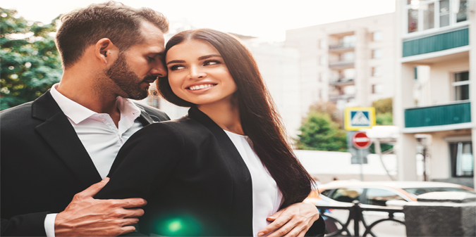 Top 10 Places to Meet and Date Rich Women in the US