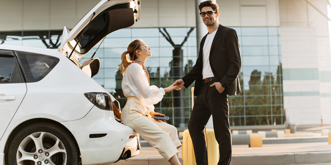 What Rich Singles Do on Dating Apps Will Shock You