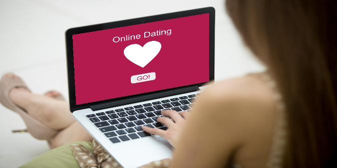 How to Tell If Someone Is Into You on a Dating App