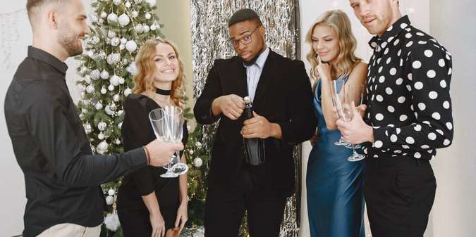 Confidently Shine Yourself At High-End Social Events