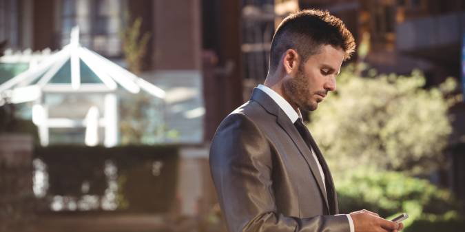 First Date Tips: How to Be a Gentleman and Impress Her