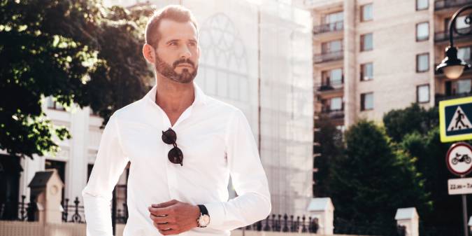 Overcoming Challenges When Dating a Wealthy Partner