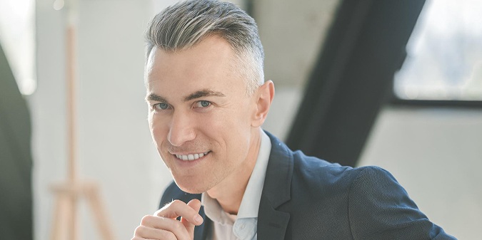 How to Attract a Wealthy Man: Proven Tips for 2025