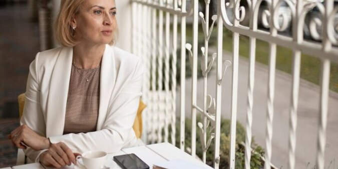 How to Meet Older Rich Women and Build Meaningful Connection