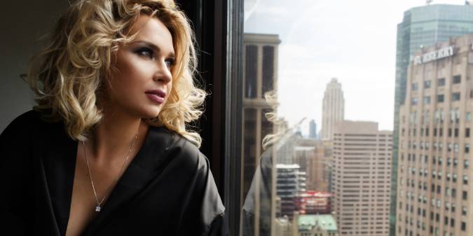 Why Beautiful Women Intimidate Men: The Psychology Behind It